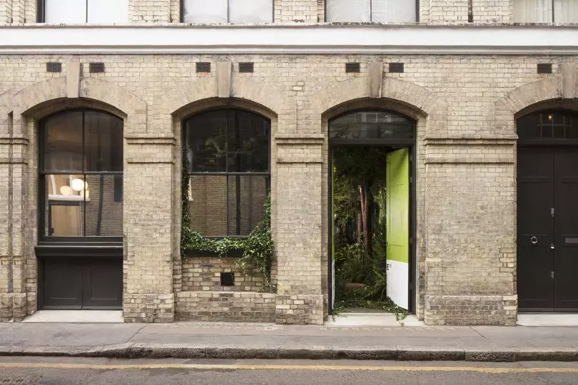 Outside In: Pantone stel Kleur van die Jaar-ervarings met AirBnB in Londen bekend 3115_2