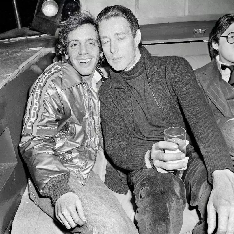 Steve Rubell iyo Halston Isniintii Easter, Hurray NY, Maarso 1978 © Meryl Meisler