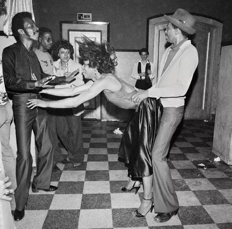 Threesome Dance, GG Barnum Room, NY, detsember 1978 © Meryl Meisler