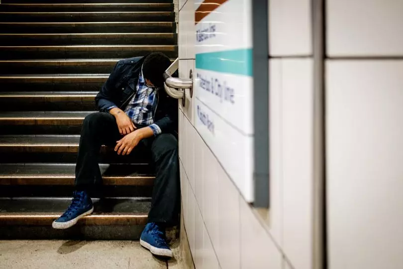 Fotografer Tarik Ahmet ngadokumentasikeun 24 jam munggaran di London Underground 3128_21