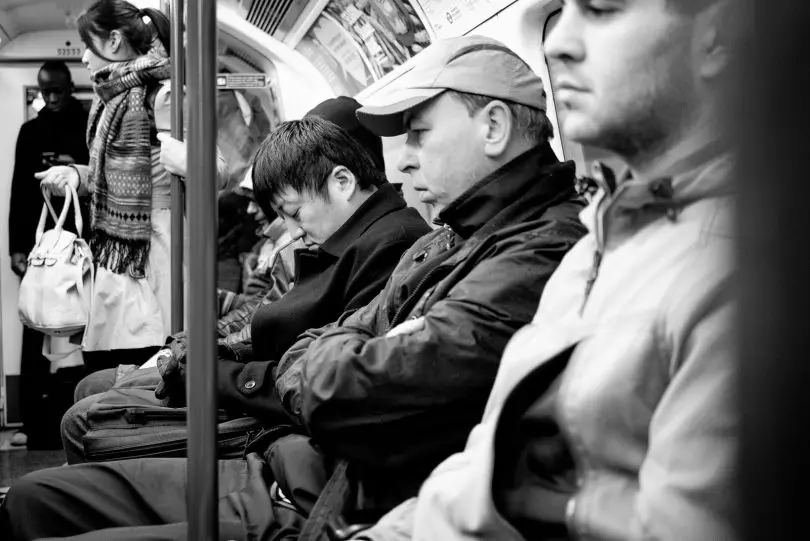 Fotografer Tarik Ahmet ngadokumentasikeun 24 jam munggaran di London Underground 3128_3