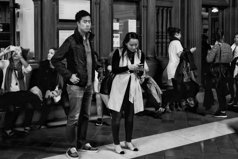 Il fotografo cattura in silenzio la vita nella sala di lettura della Biblioteca pubblica di New York 3135_6