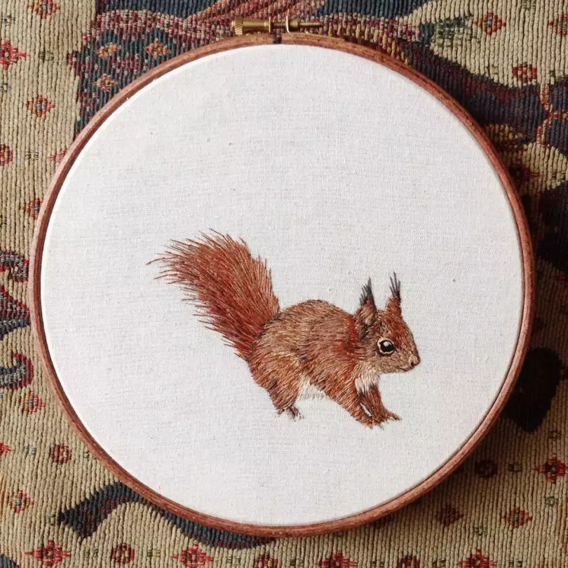 Delicately embroidered hoop artworks of wildlife by Emillie Ferris 3160_13