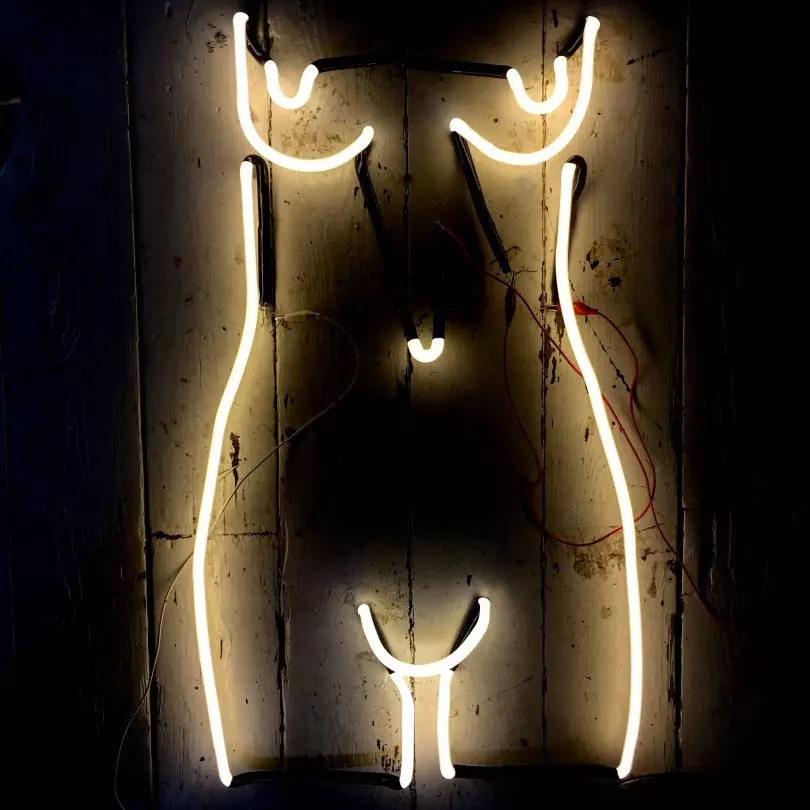 Neon Portraits: Anonymous liab qab selfies hloov mus rau neon sculptures 3168_3