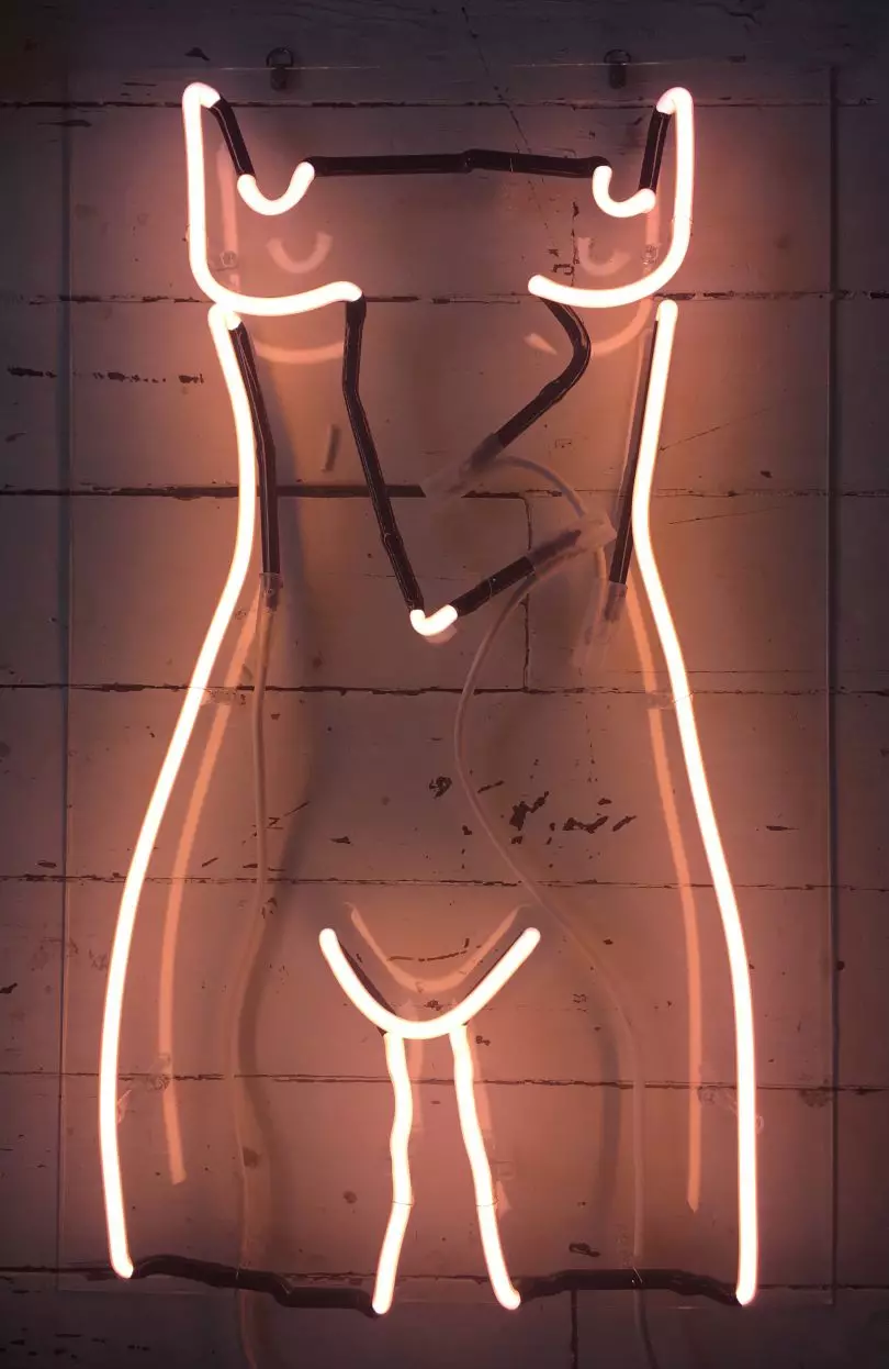 Neon Portraits: Anonymous liab qab selfies hloov mus rau neon sculptures 3168_6