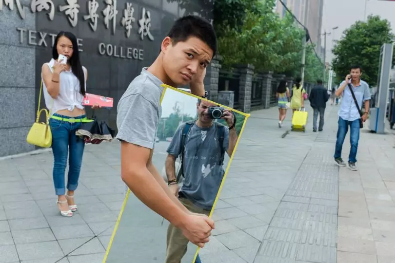 Candid photography series demonstrates economic and social transformation of Chengdu 3181_3