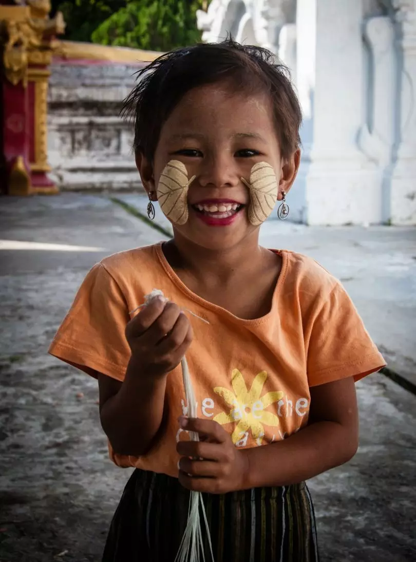 ភ្នែកញញឹម៖ ស៊េរីរូបថតដ៏ស្រស់ស្អាតដែលចាប់យកស្មារតីមិត្តភាពនៃពិភពលោក 3195_2