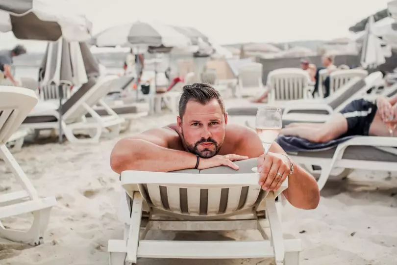 Beach Life: una intrigant exploració fotogràfica de la vida en una platja de Saint-Tropez 3198_1