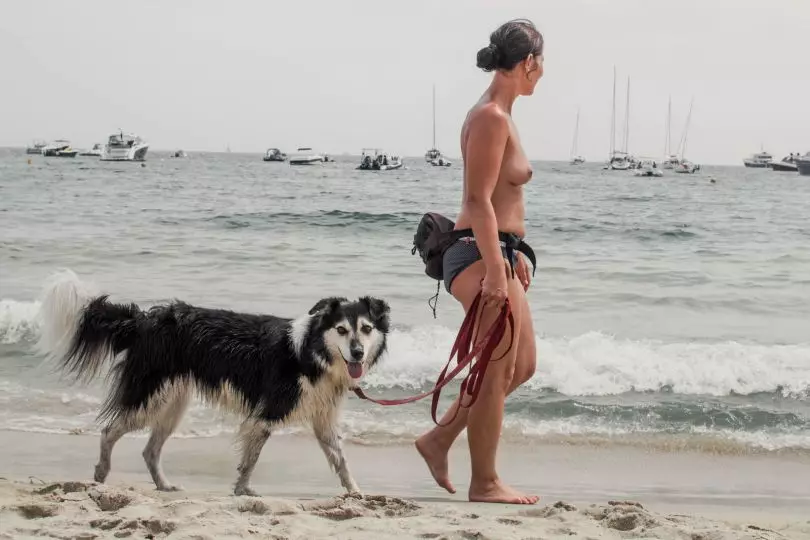 Jeta në plazh: Një eksplorim fotografik intrigues i jetës në një plazh në Saint-Tropez 3198_10