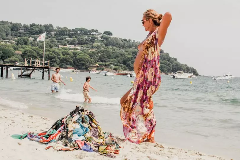 Život na plaži: Intrigantno fotografsko istraživanje života na plaži u Saint-Tropezu 3198_2