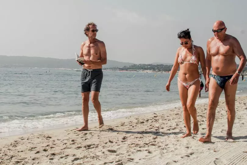 Beach Life: una intrigant exploració fotogràfica de la vida en una platja de Saint-Tropez 3198_7