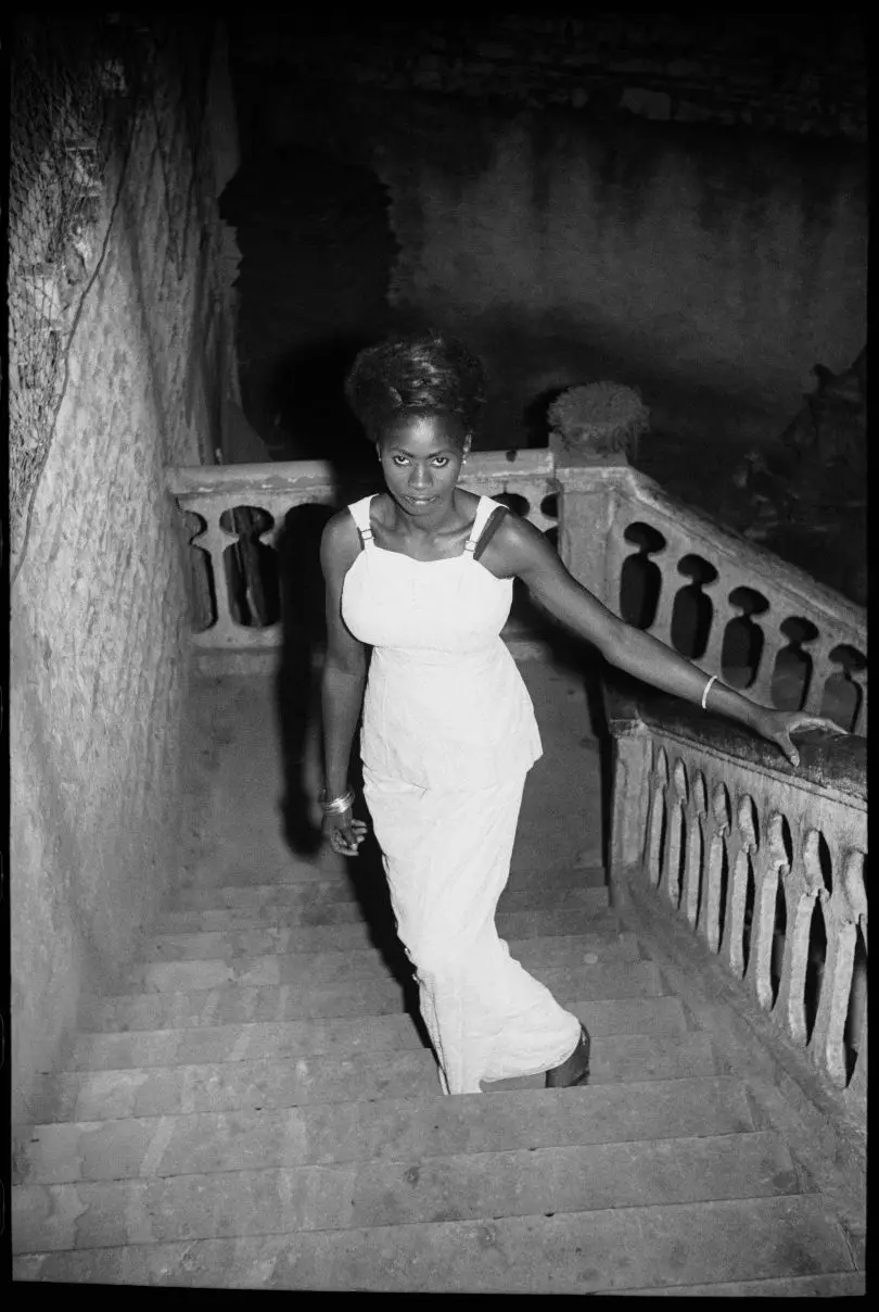 Nuit du 31 Dhjetor, 1969 - © Malick Sidibé | Me mirësjellje Galerie MAGNIN-A, Paris