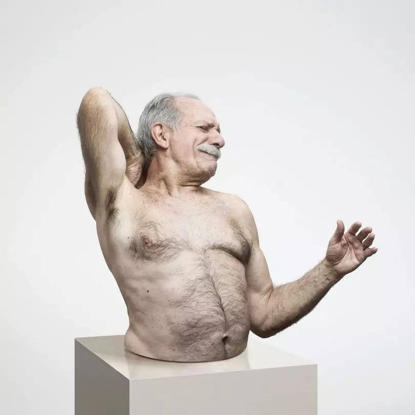 Hyperrealist Intimacy: Photography by Manuel Archain that pretends to be sculpture  3221_3