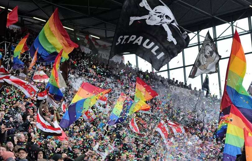 St Pauli tifo LGBT సపోర్ట్ (2016) Witters/Tim Groothius