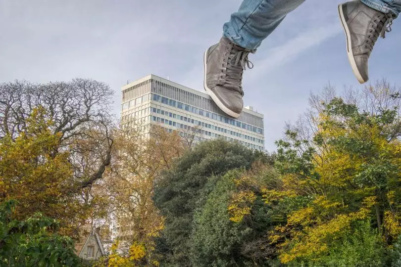 Sąmoningai juokingi ir siurrealistiški konceptualaus fotografo Jameso Popsio vaizdai 3329_2