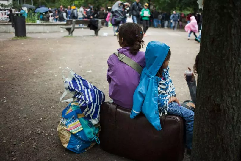 Humans of LAGeSo: Bevegende fotografier av flyktninger som venter på asyl i Berlin 3356_16