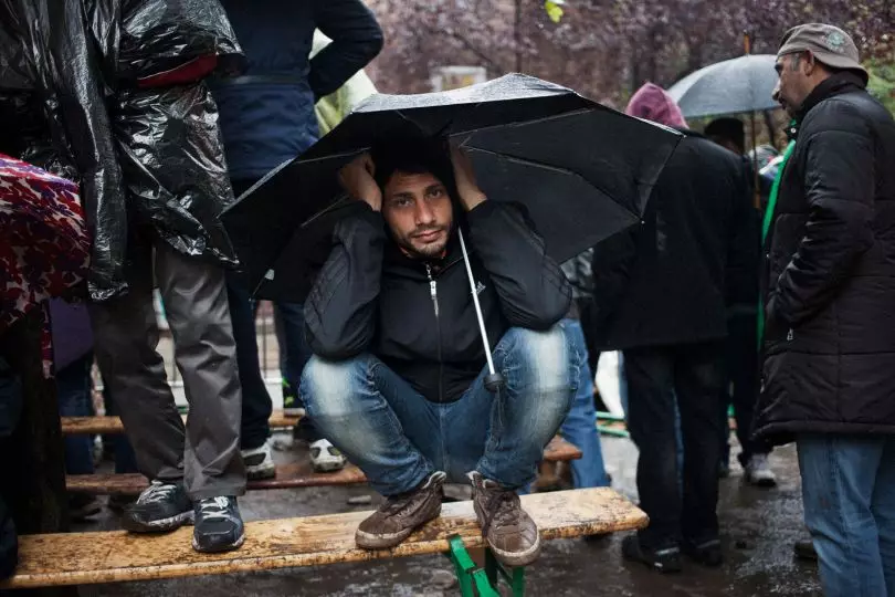 Humans of LAGeSo: Bevegende fotografier av flyktninger som venter på asyl i Berlin 3356_20