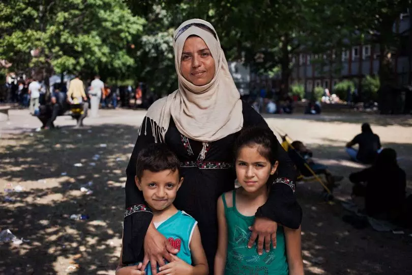 Humans of LAGeSo: Bevegende fotografier av flyktninger som venter på asyl i Berlin 3356_5