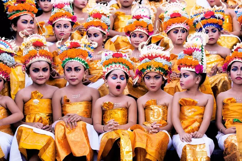 Trop de pratique - Khairel Anuar Che Ani : Bali pendant le festival Melasti. (Ouvrir une fraction de seconde)