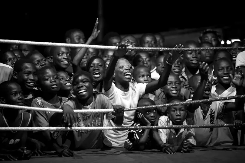 Kampf fir Är Dreem, D'Boxer vu Bukon - Patrick Sinkel: Wann een un d'Länner denkt, déi am Boxsport erfollegräich sinn, hunn nëmmen e puer Ghana am Kapp. Awer Ghana huet e puer Weltmeeschter am Boxsport produzéiert - de bekanntste war Azumah Nelson. (Beruffssport)