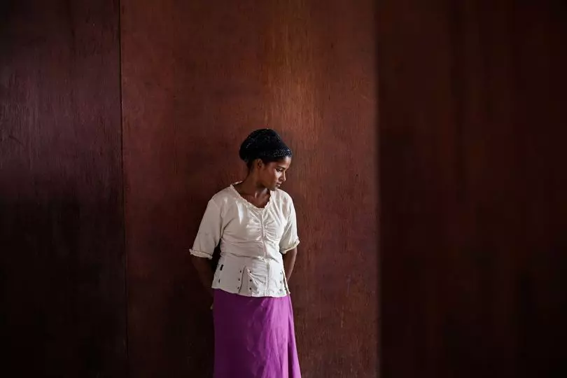 Statsløse kvinner - Fauzan Ijazah: I mai 2015 har hundrevis av rohingya-flyktninger fra Myanmar landet i flere områder av Aceh, Indonesia. Noen av dem nådde kysten på egen hånd, men de fleste ble reddet ut på sjøen av de acehnesiske fiskerne. (Profesjonell portrett)
