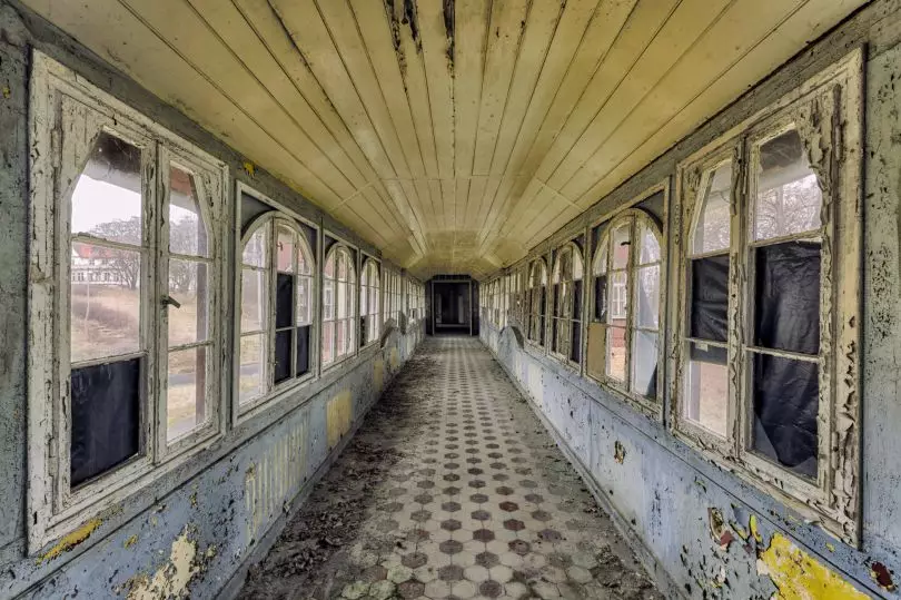 Edificios abandonados: el fotógrafo nos muestra un vistazo del fin del mundo 3384_2