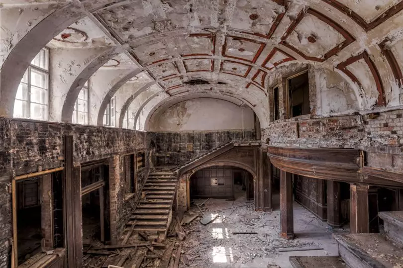 Edificios abandonados: el fotógrafo nos muestra un vistazo del fin del mundo 3384_23