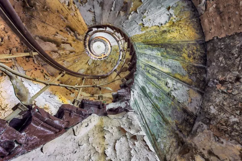 Edificios abandonados: el fotógrafo nos muestra un vistazo del fin del mundo 3384_3