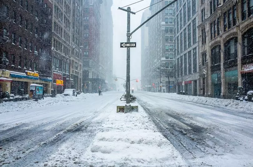 Snowmageddon: Фотограф прекрасно го снимил Њујорк по рекордните снежни врнежи 3392_11