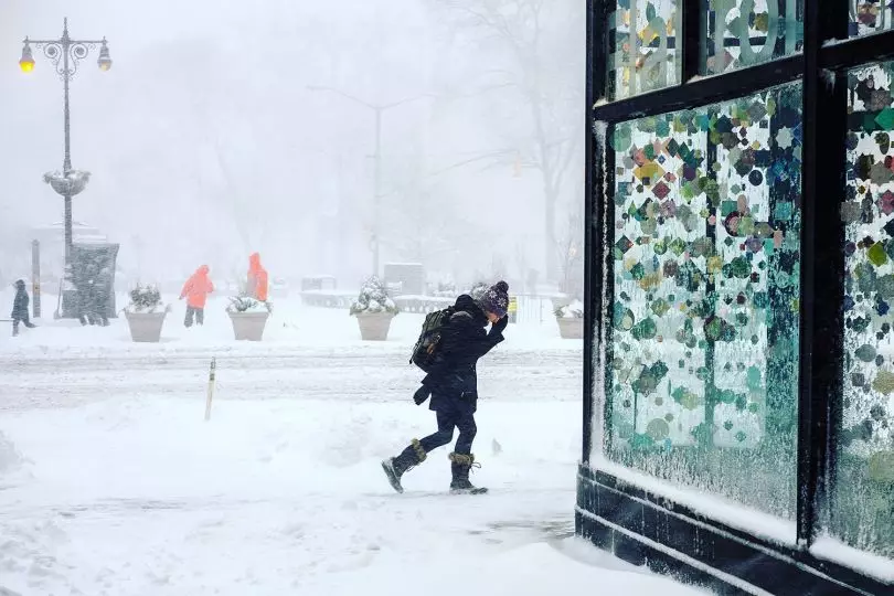 Snowmageddon: Фотограф прекрасно го снимил Њујорк по рекордните снежни врнежи 3392_6