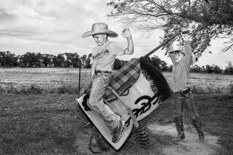 Ride of Their Lives: Fotografkirina baştirîn cowboy û keçikên ciwan ên Amerîkî 3416_5