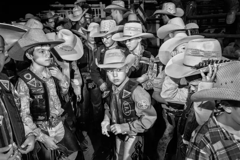 Die rit van hul lewens: fotografeer Amerika se beste jong cowboys en cowgirls 3416_8