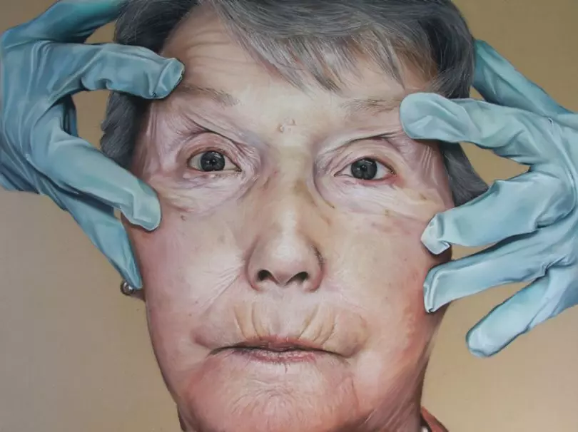 Elsk The Skin You're In: Fotorealistiske kunstverk som fremhever vårt behov for å se perfekt ut 3440_5