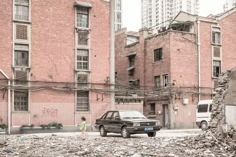 Hindi Natutulog ang Alikabok: Ginalugad ng photographer ang mga urban landscape ng Shanghai 3452_12