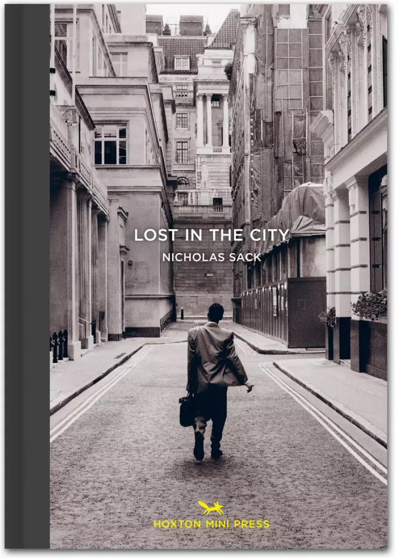 Lost in the City: Úchvatné fotografie kancelárskych pracovníkov odcudzených a vysídlených v meste 3459_8