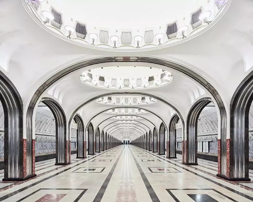 Der Fotograf fängt die Schönheit von Moskaus opulenten Metrostationen ein 3469_8