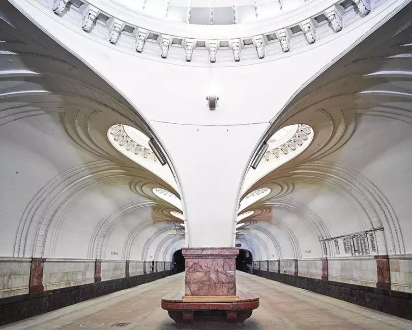 Der Fotograf fängt die Schönheit von Moskaus opulenten Metrostationen ein 3469_9