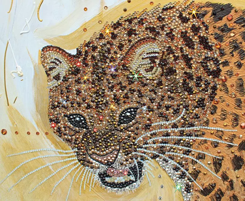 Glittering crystal mosaic oil paintings of the world's most vulnerable animals 3473_5