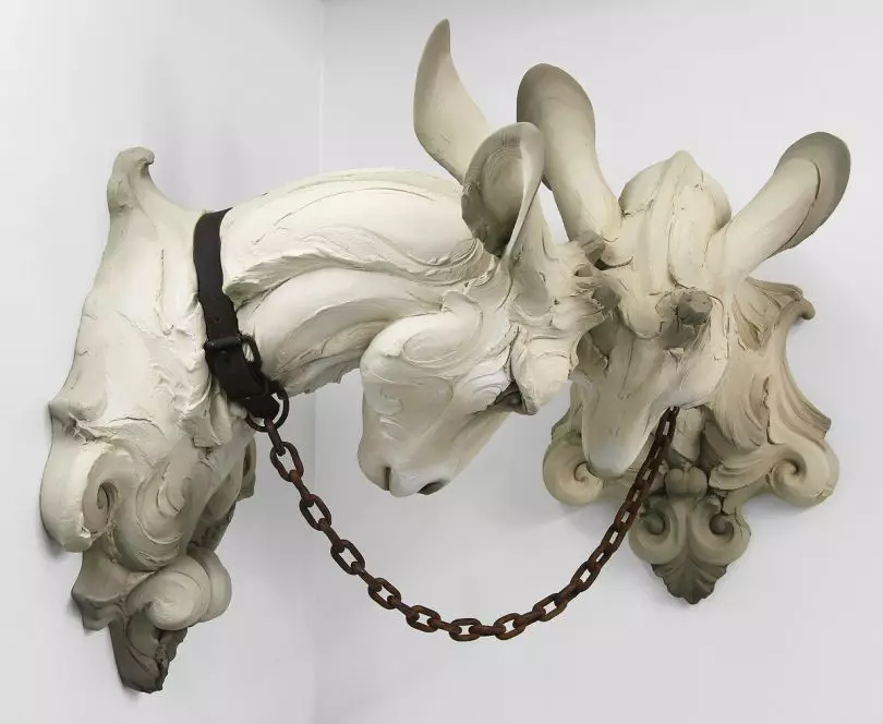 Smukke vilde dyreskulpturer, der udforsker ekstremerne af menneskelige følelser 3497_9