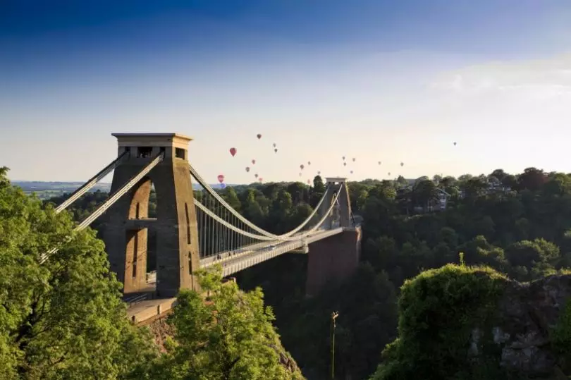 Clifton እገዳ ድልድይ እና Balloon Fiesta / Shutterstock.com