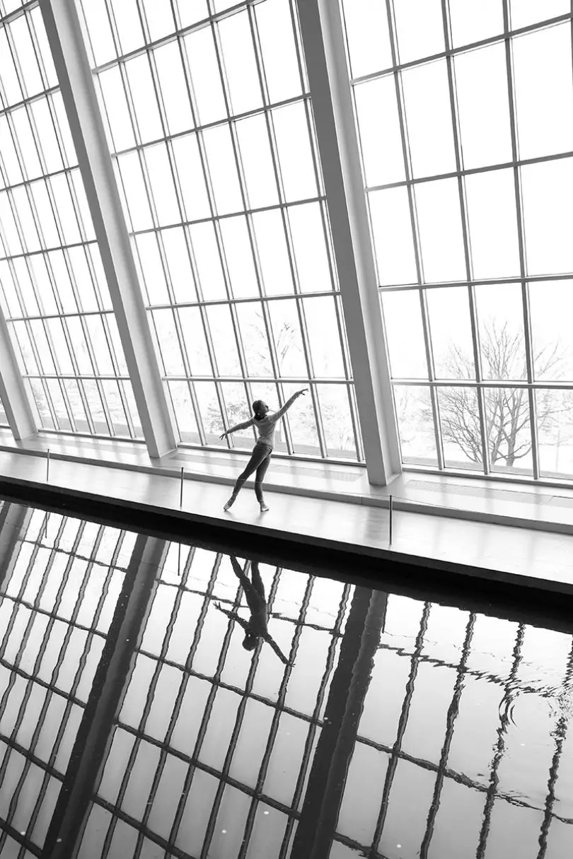 Street Stage: Black and white photographs of dancers all around New York City 3520_10