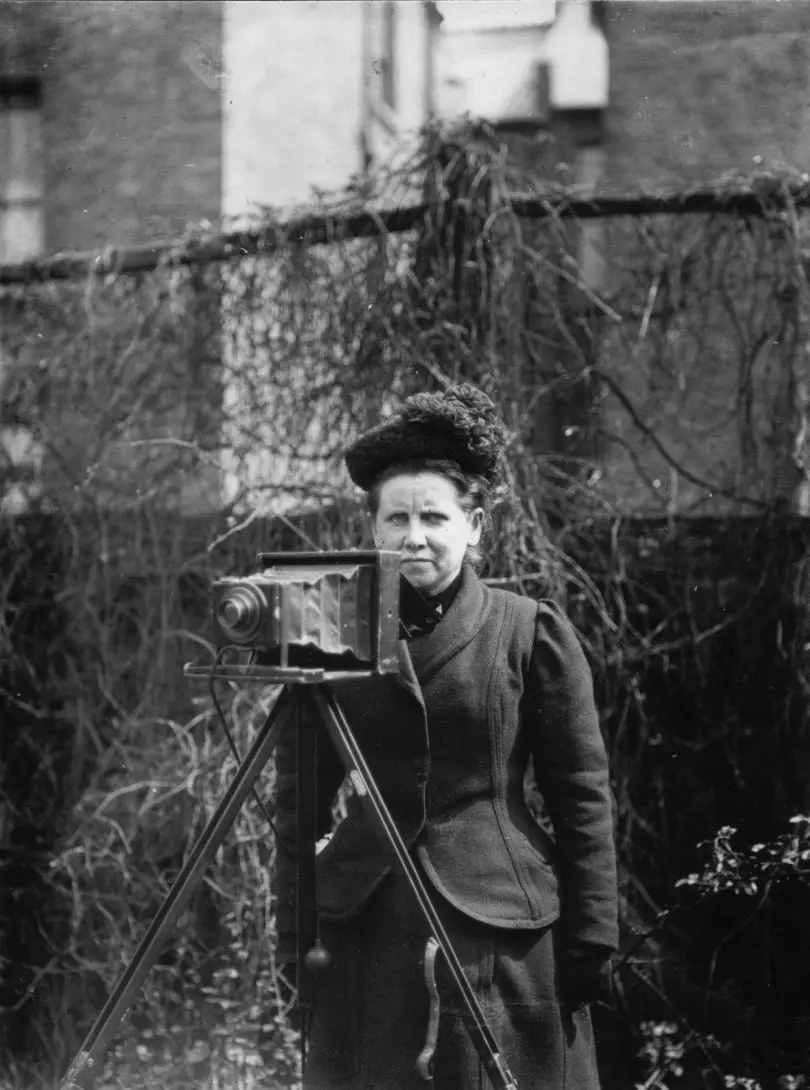 První velká výstava Christiny Broom: Neopěvovaná průkopnice britské tiskové fotografie 3552_2