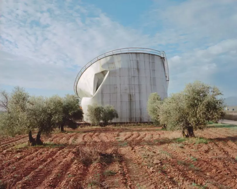 Country Fictions: Fotografie di Juan Aballe di persone che lasciano la città per la vita rurale 3724_5