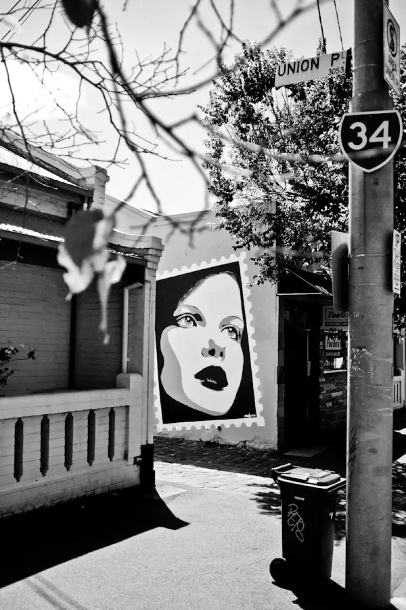 Уличниот уметник Роне и неговите гламурозни жени 3756_21