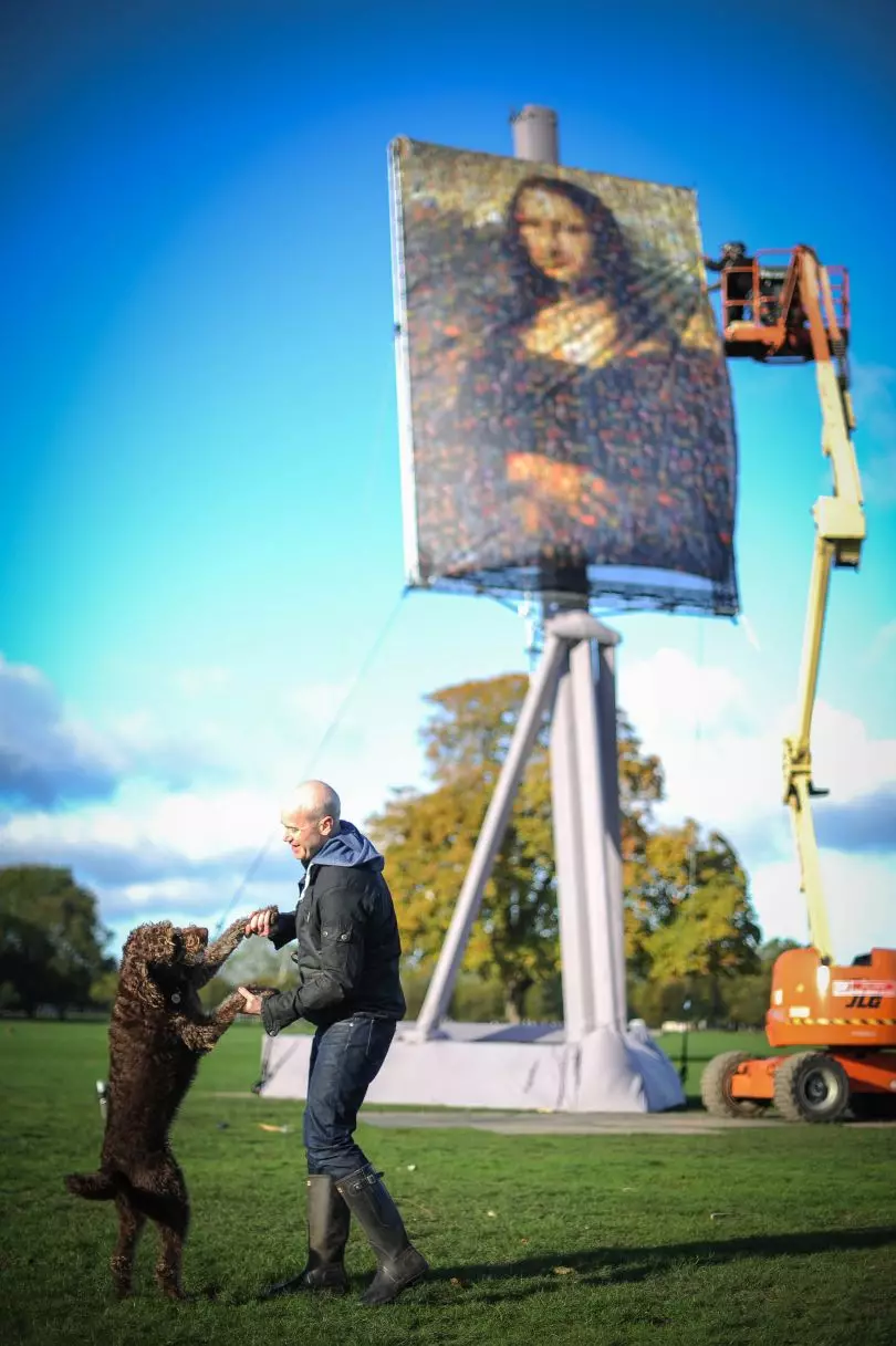 Il più grande cavalletto artistico mai esposto con una gigantesca Gioconda a Londra 3839_2