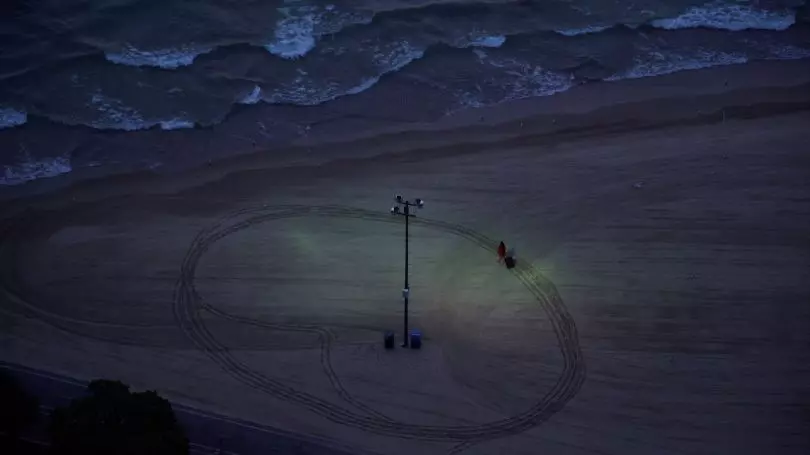 Artista Yuge Zhou anseia por casa em sua série meditativa de desenhos lunares 389_2