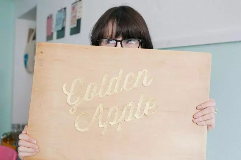 Aaye ọfiisi ti o wuyi fun Leah Spicer ti Awọn apẹrẹ Apple Golden, Leicester 3904_7