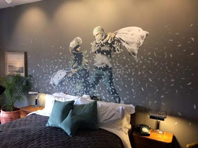 Banksy's Walled Off Hotel muka panto na dina témbok panghalang Betlehem 3960_1