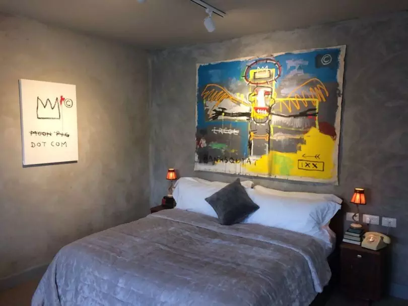 Banksy's Walled Off Hotel qapılarını Bethlehemin maneə divarında açır 3960_3