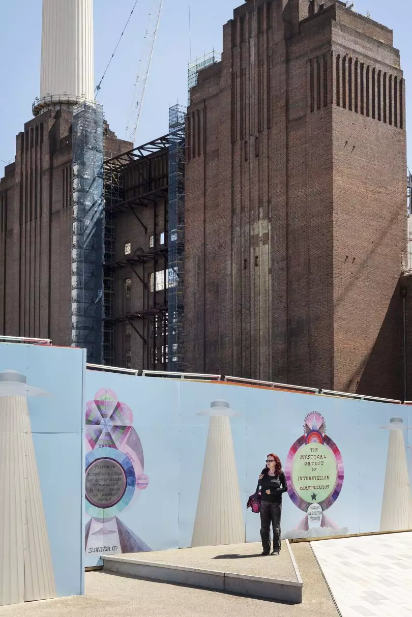 Suzanne Treisteri hiiglaslik seinamaaling Battersea elektrijaamas kunstiöö tähistamiseks 4288_5